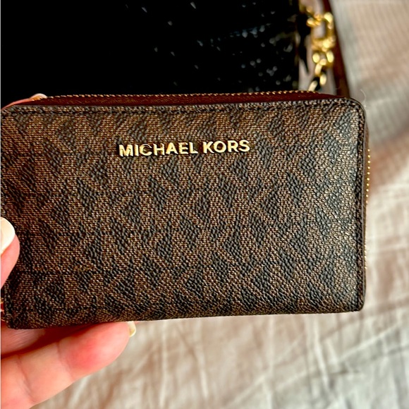 MICHAEL Michael Kors | Bags | Michael Kors Small Wallet In Classic ...